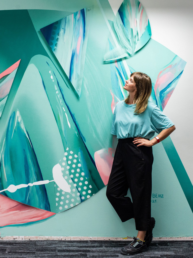 Amazon Office MUC2 - Julia Benz - Artist